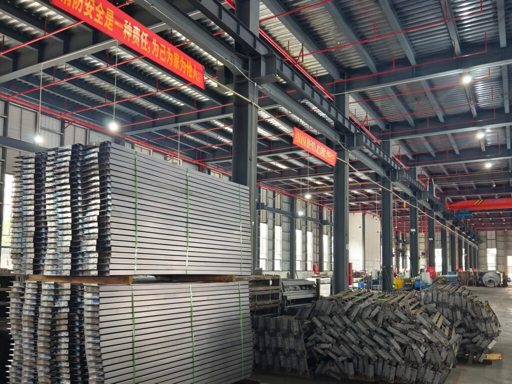Pioneering Industrial Storage Solutions with Precision Engineering-StorLogi